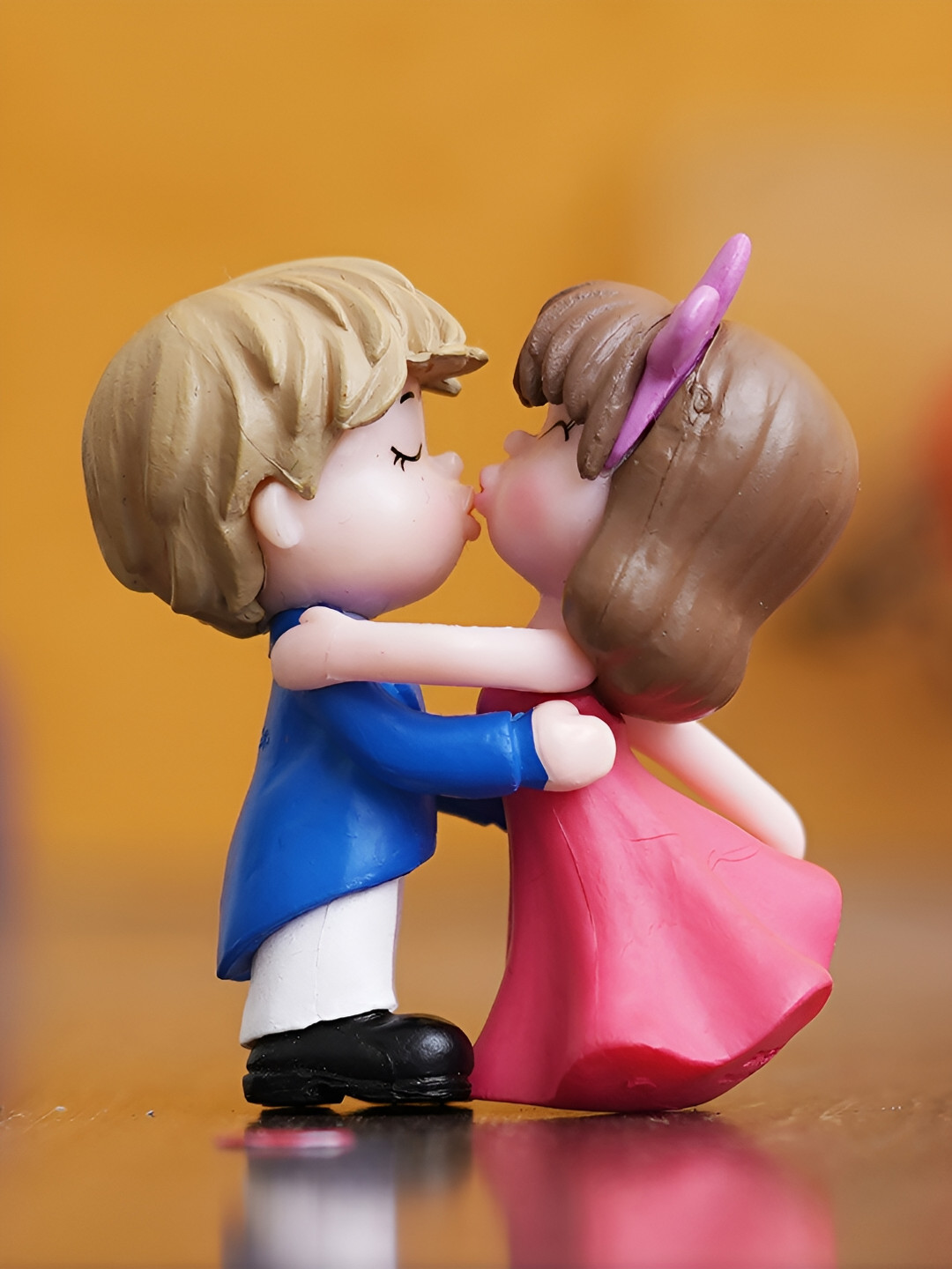 Buy ECraftIndia Blue Cute Romantic Kissing Couple Statue Decorative ...