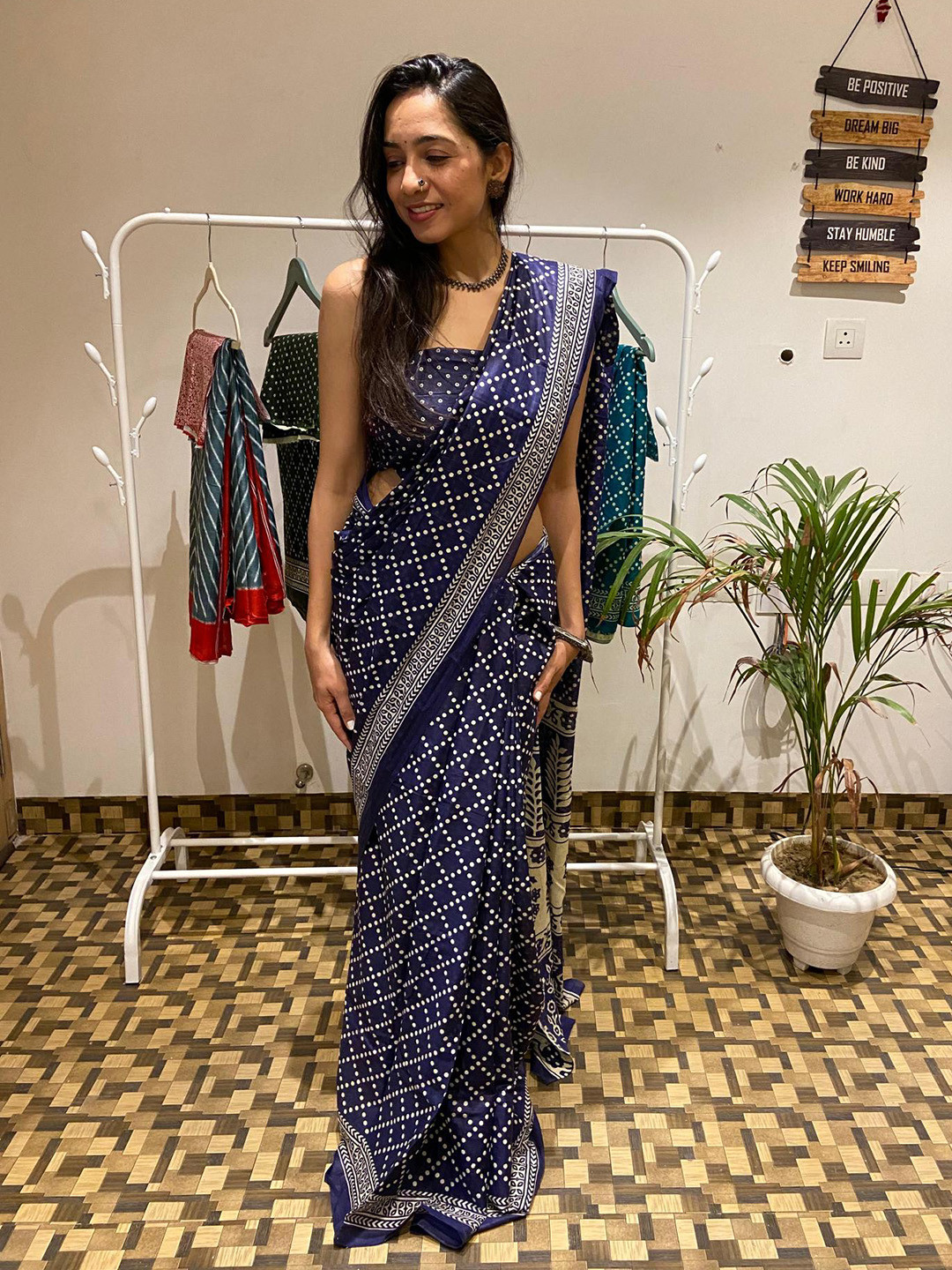 Buy RADHA LAKSHMI Pure Cotton Bandhani Saree - Sarees for Women ...