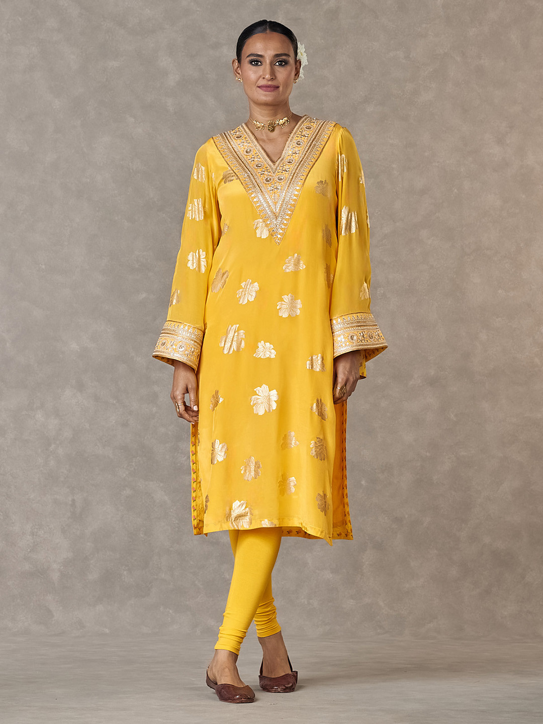 Buy Masaba Ethnic Motifs Printed V Neck Long Flared Sleeves Zari Kurta ...