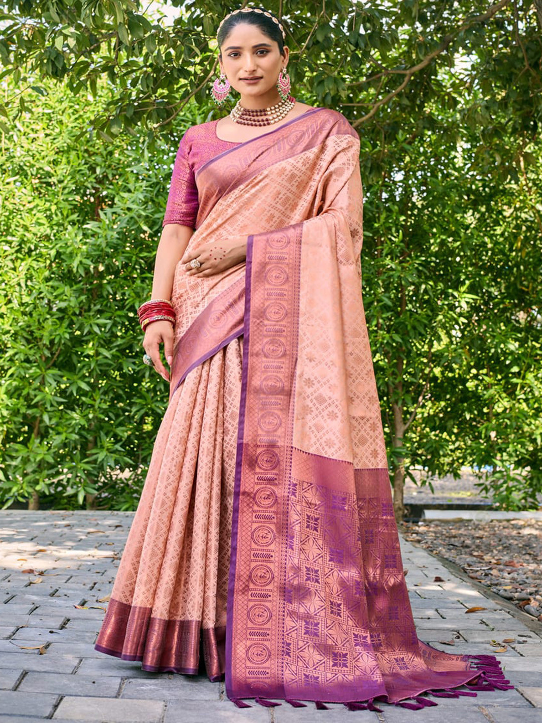 Buy Kandora Ethnic Motifs Woven Design Zari Kanjeevaram Silk Saree ...
