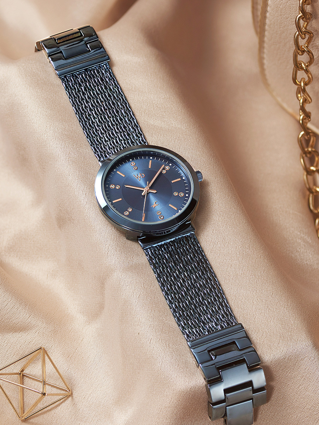 Buy Fastrack Vyb Flare Women Bracelet Style Straps Analogue Watch ...