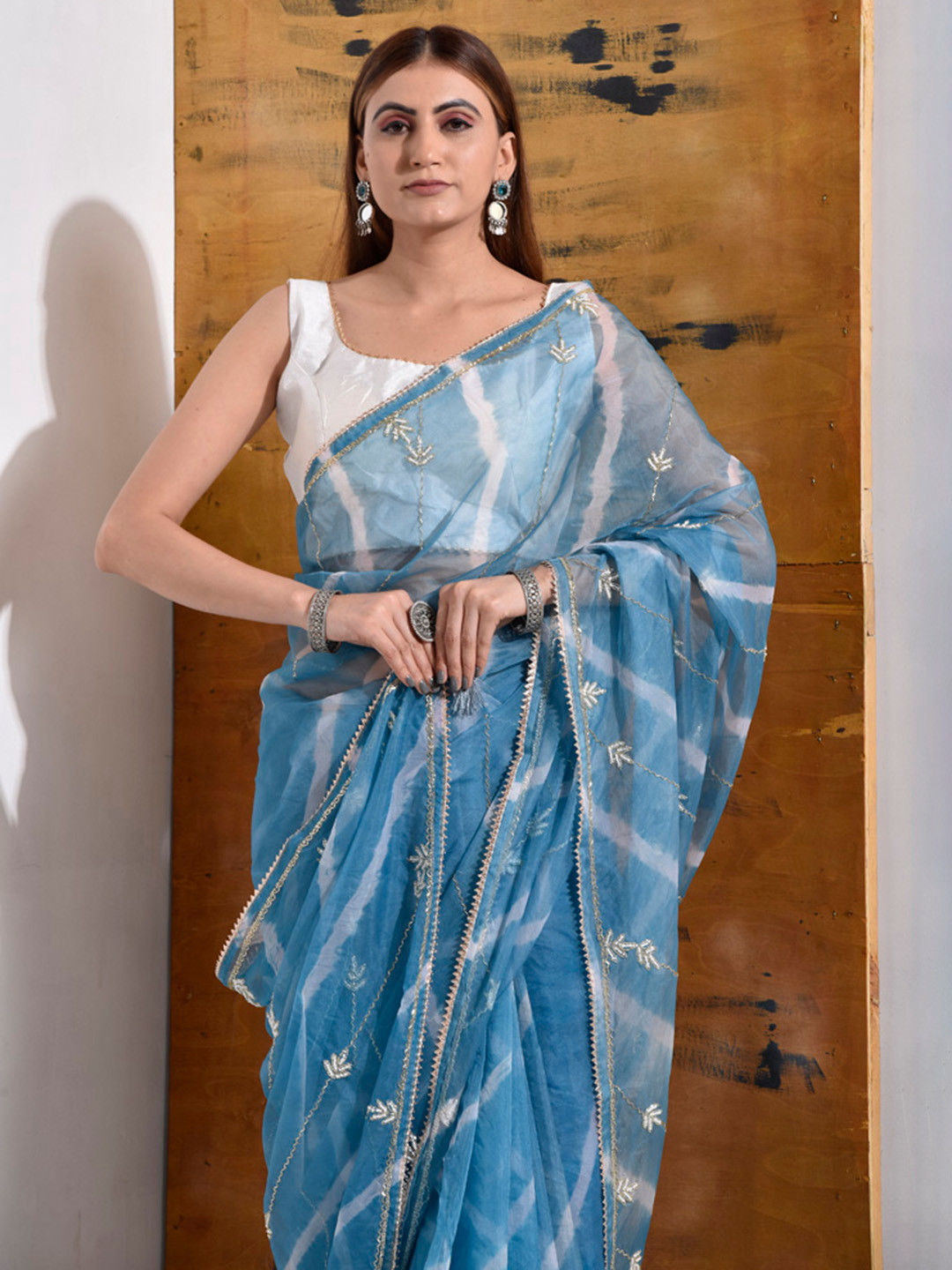 Buy Sutra Attire Floral Embroidered Gotta Patti Tissue Saree - Sarees ...