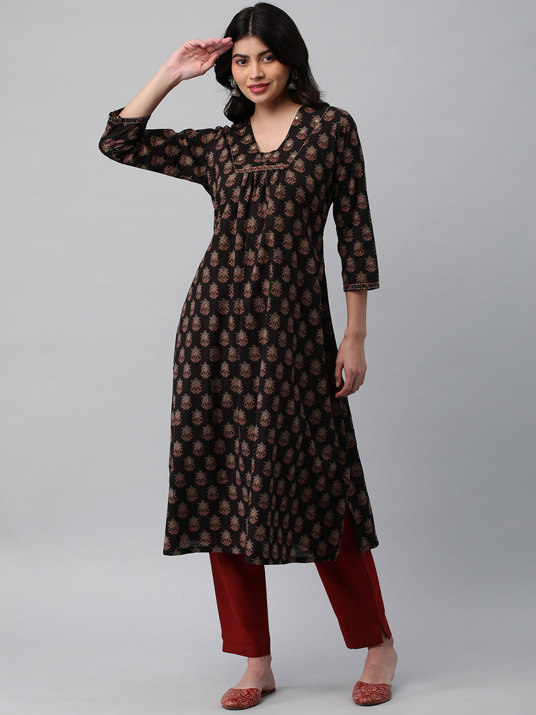 Buy KAMI KUBI Paisley V Neck Three Quarter Sleeves Mirror Work Anarkali ...