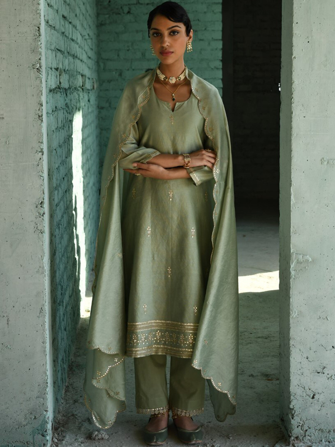 Buy KARAJ JAIPUR Ethnic Motifs Embroidered Chanderi Silk Kurta With ...