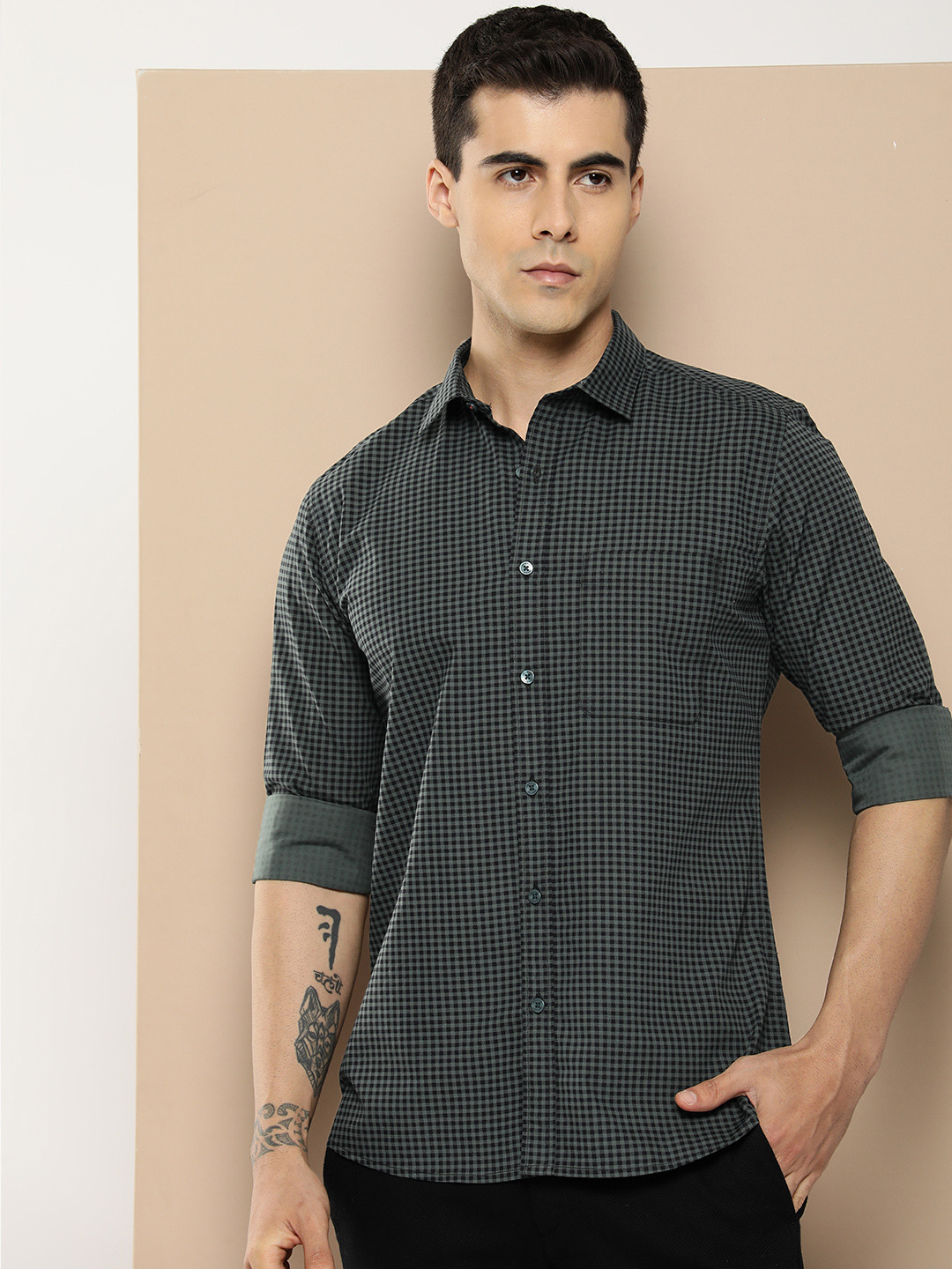 Buy INVICTUS Men Slim Fit Grid Tattersall Checked Cotton Casual Shirt ...