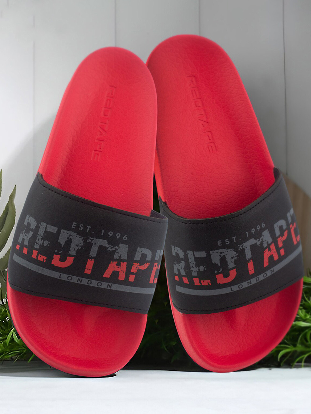 Buy Red Tape Men Printed Sliders - Flip Flops for Men 27397634 | Myntra