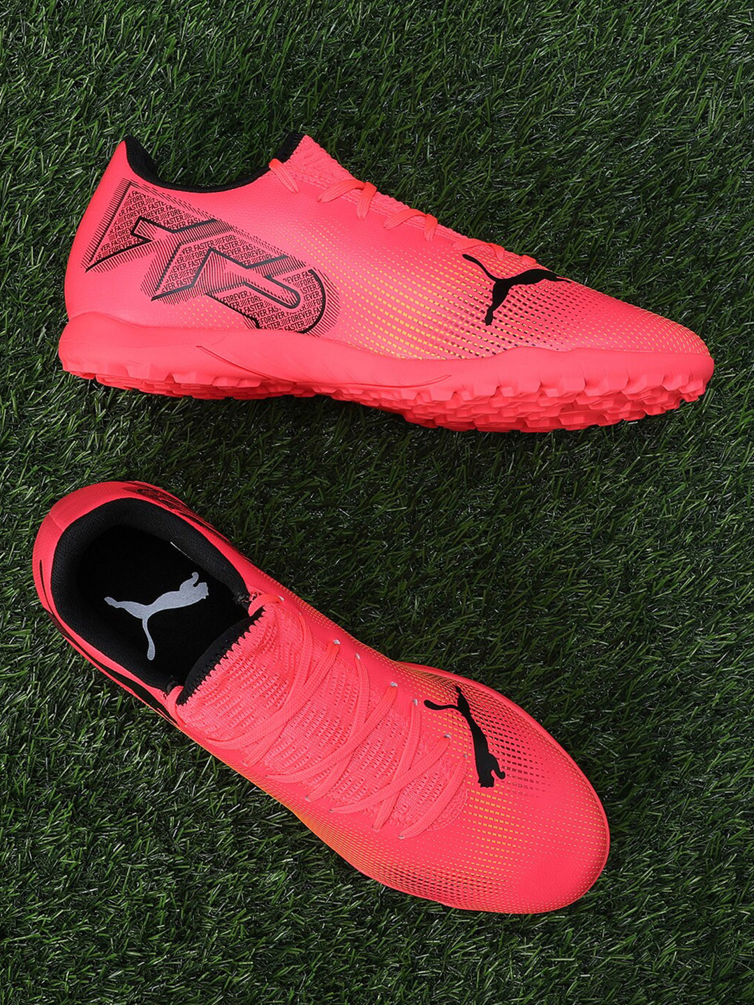 Buy Puma Men FUTURE 7 PLAY TT Football Boots - Sports Shoes for Men ...