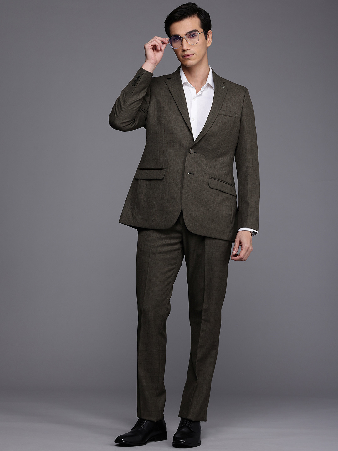 Buy Raymond Self Design Notched Lapel Single Breasted Formal 2 Piece ...