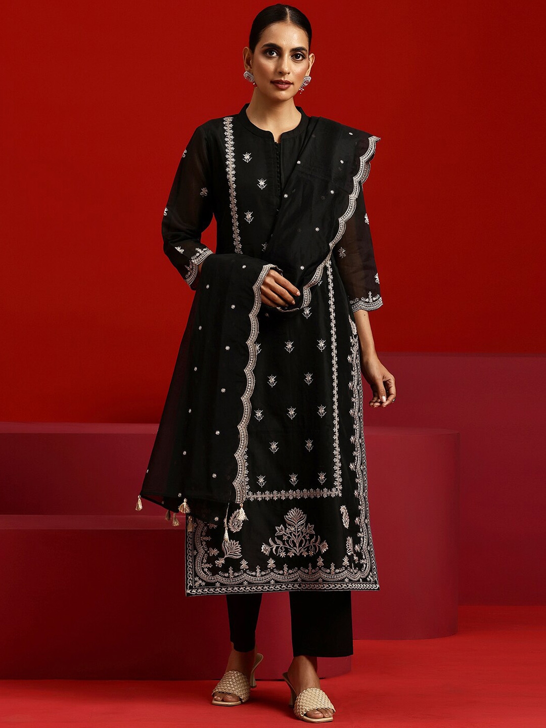 Buy Libas Art Ethnic Motifs Embroidered Mandarin Collar Straight Kurta