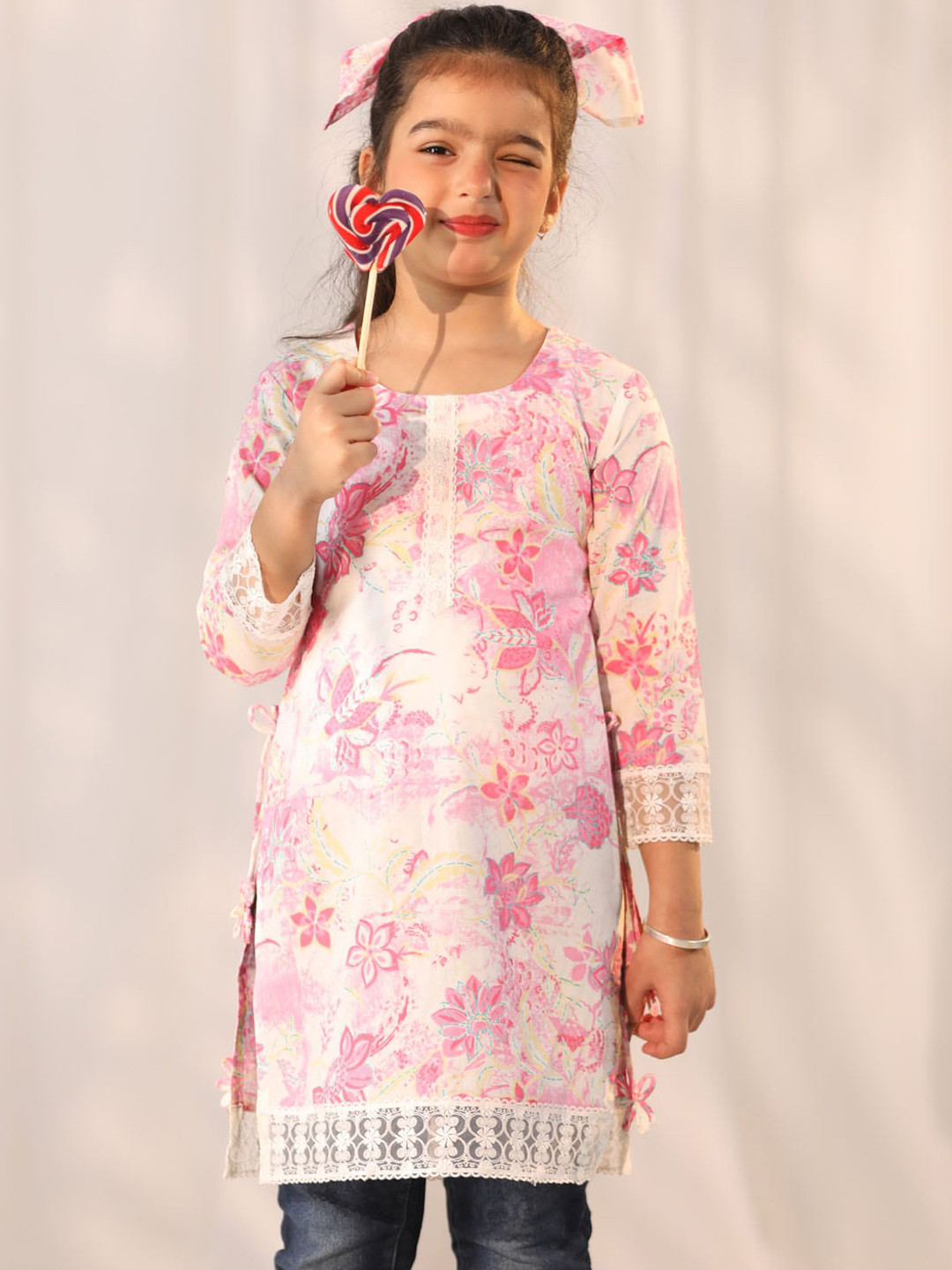 Buy VASTRAMAY Girls Floral Printed Pure Cotton Kurta - Kurtas for Girls ...