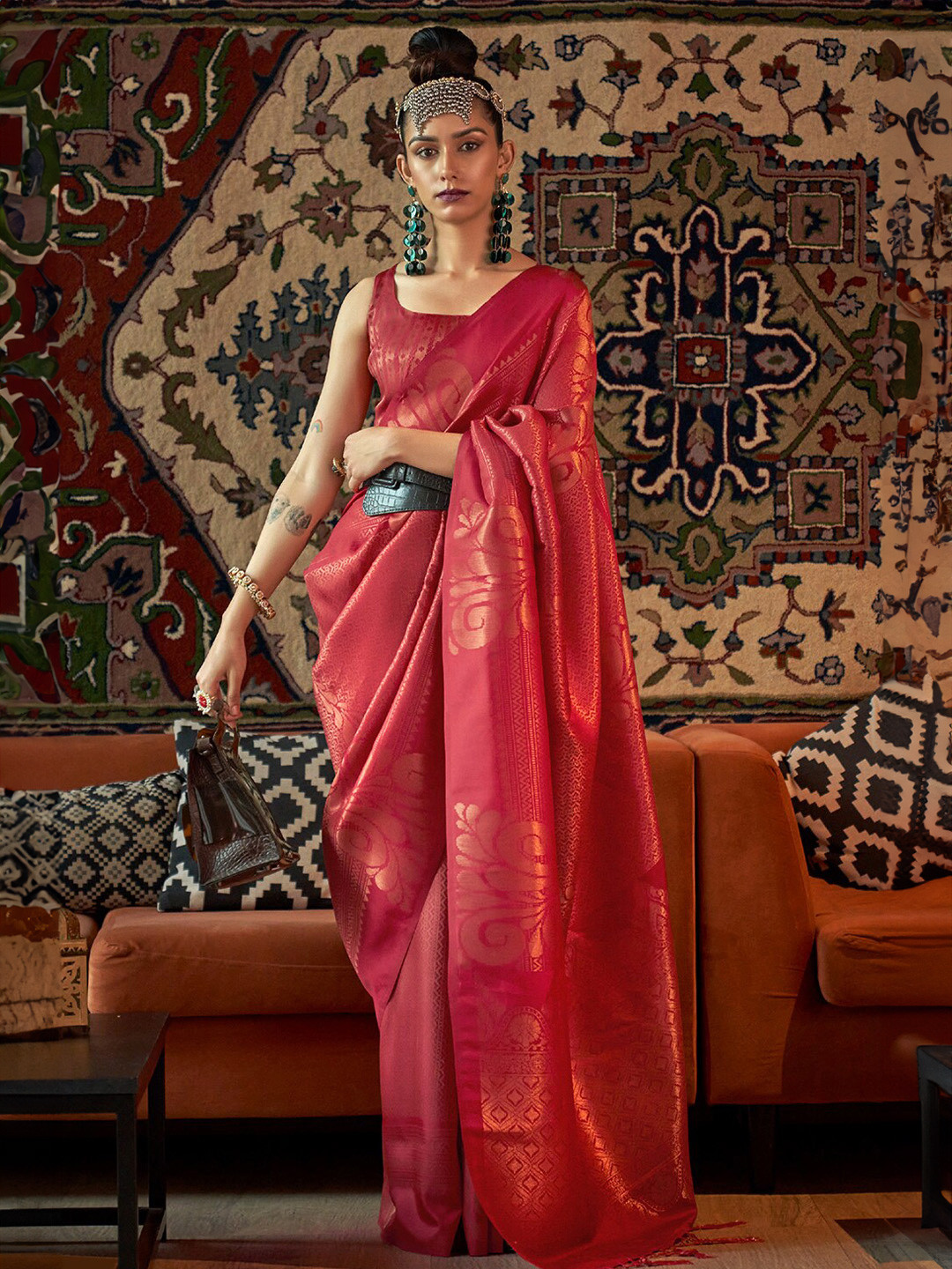 Buy DEVATITHI Ethnic Motifs Woven Design Zari Kanjeevaram Saree ...