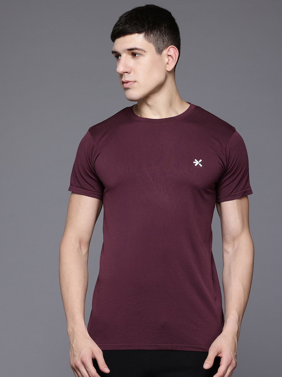 Buy HRX By Hrithik Roshan Men Seamless Antimicrobial Slim Fit Yoga T ...