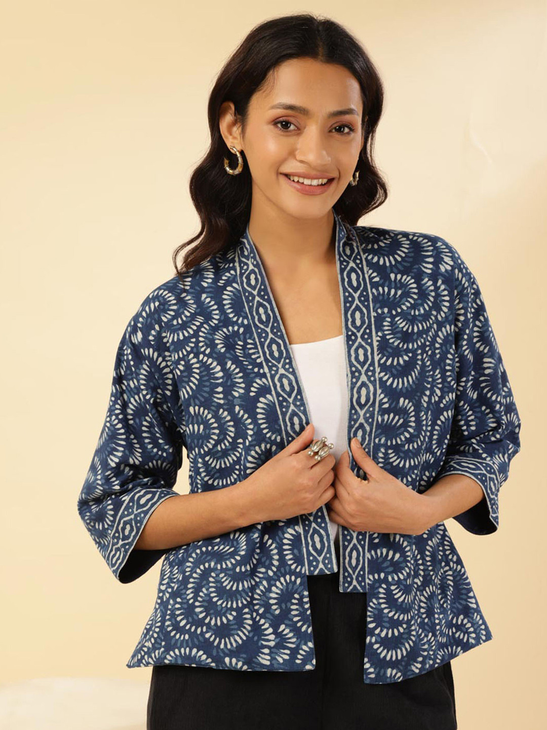 Buy Fabindia Printed Ethnic Shrug - Shrug for Women 28190328 | Myntra