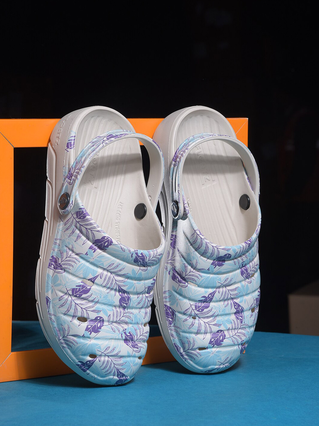 Buy Floatz Women Printed Clogs - Flip Flops for Women 28286194 | Myntra