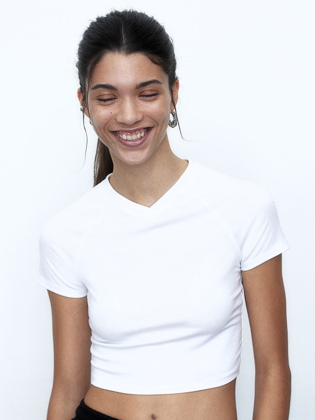Buy H&M Cropped V Neck T Shirt - Tshirts for Women 28287438 | Myntra