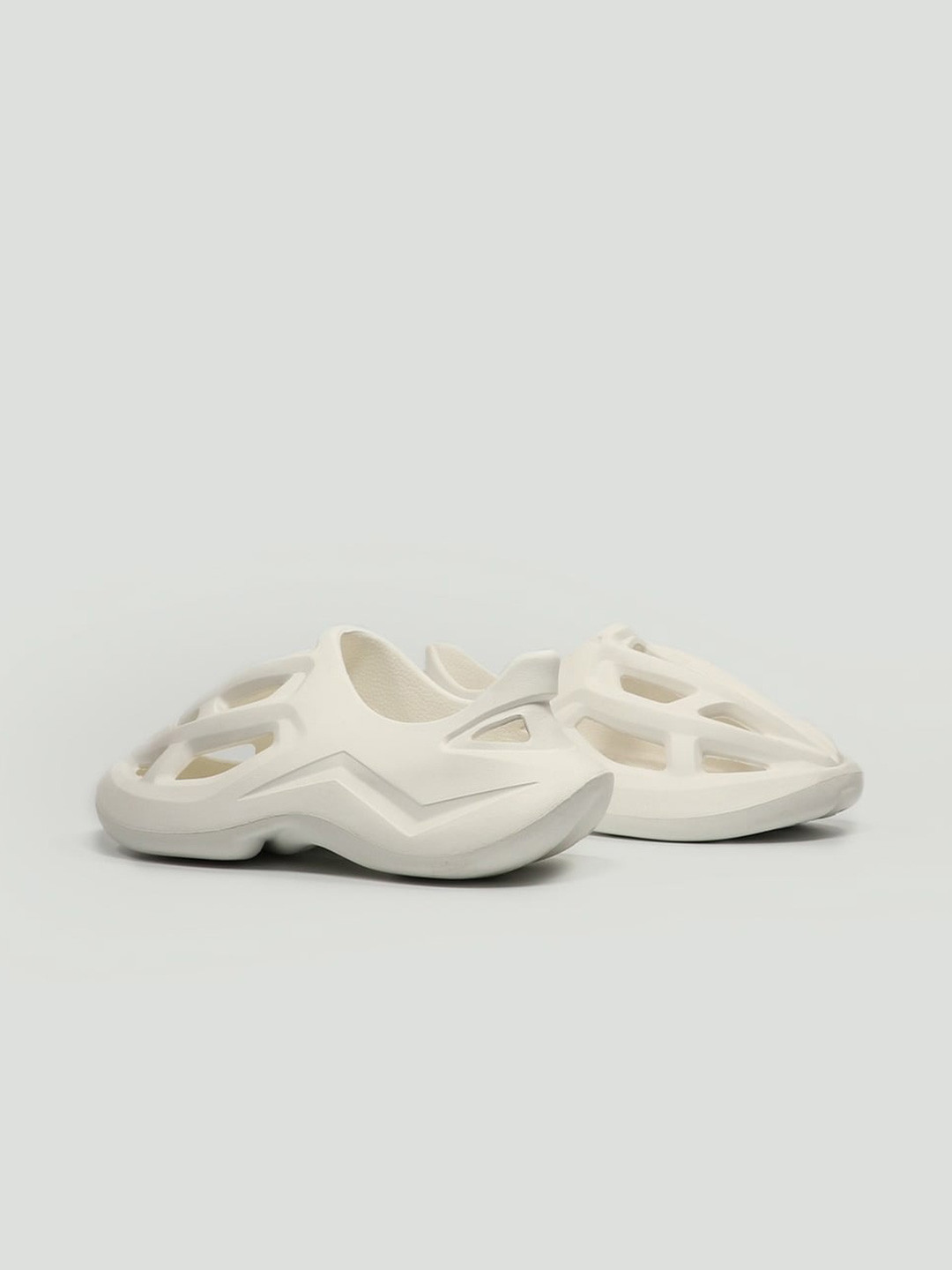 Buy SPIFFERS Men Cumulus 2.0 Textured Canvas Slip On Clogs - Casual ...