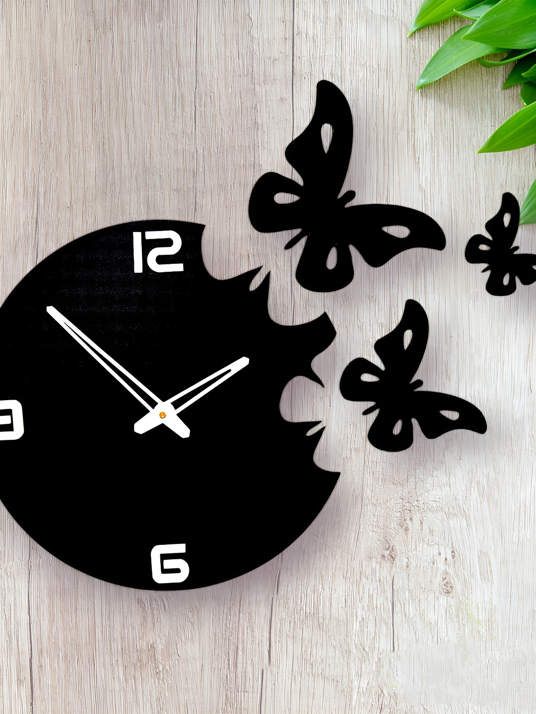 Buy FASTQT Black & White Textured Analogue Contemporary Wall Clock ...