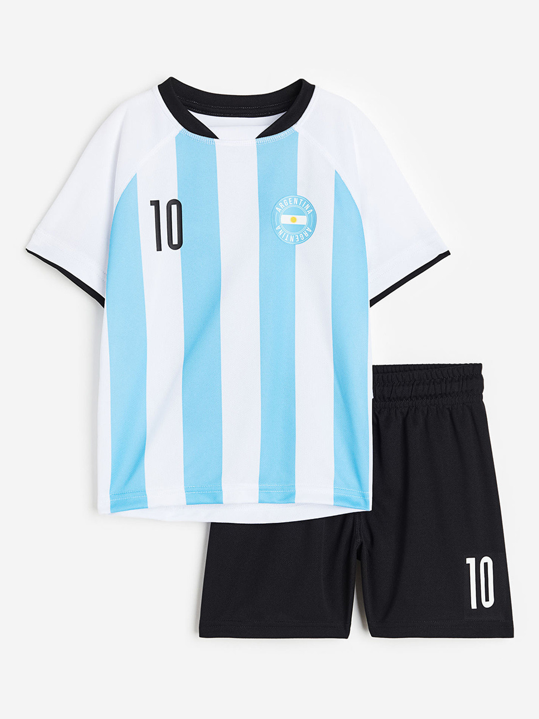 Buy H&M Boys Printed Football Kit - Shorts for Boys 28566848 | Myntra