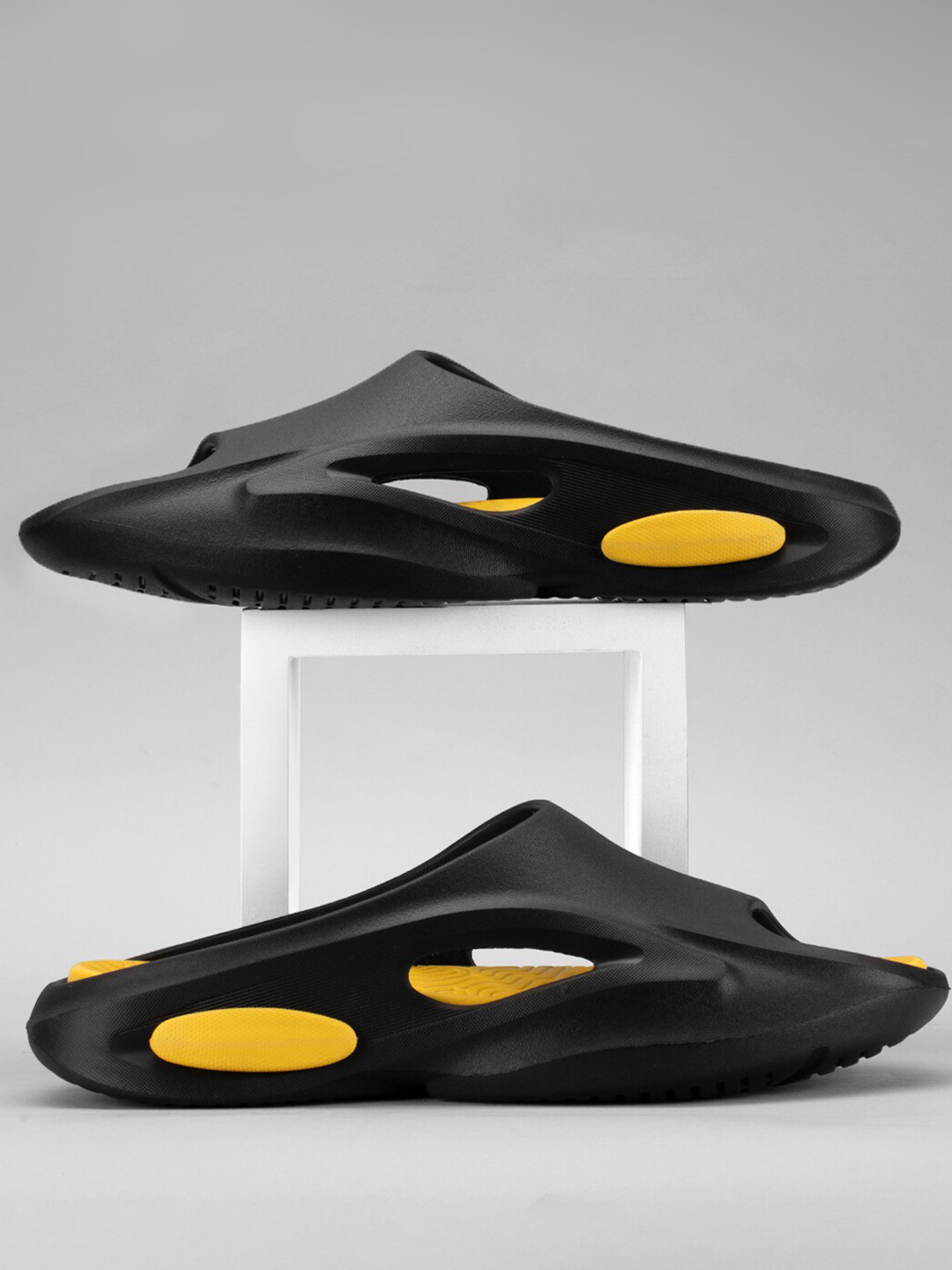 Buy Atom Men Self Design Sliders - Flip Flops for Men 28581084 | Myntra