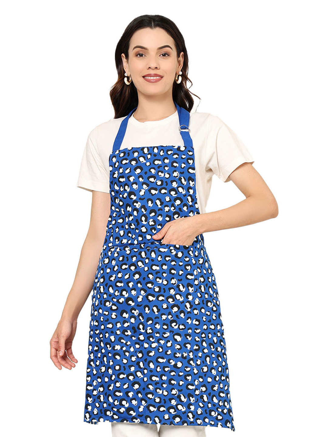 Buy SKANDA FAB Blue & White Printed Pure Cotton Apron With Adjustable ...