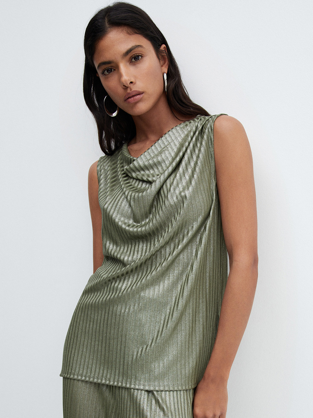 Buy MANGO Sleeveless Gathered Detail Top - Tops for Women 28715612 | Myntra