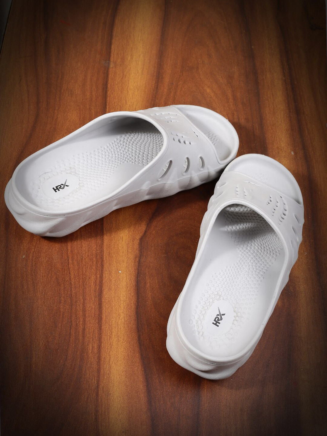 Buy HRX By Hrithik Roshan Men Grey Self Design Clogs - Flip Flops for ...