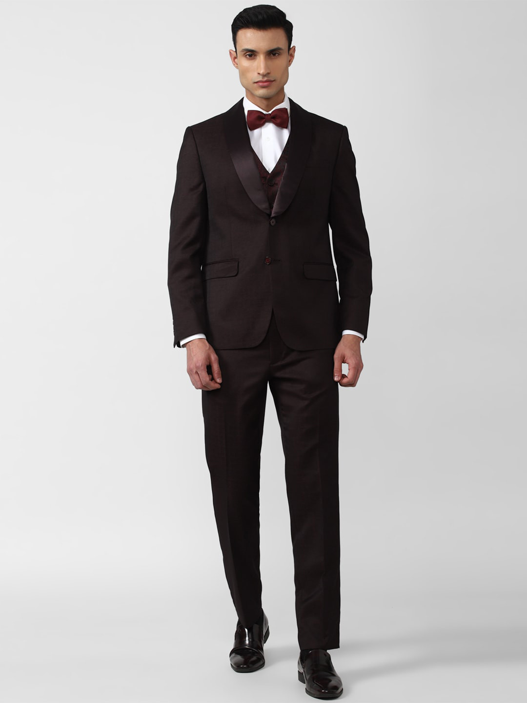 Buy Van Heusen Slim Fit Single Breasted Notched Lapel Three Piece Party ...