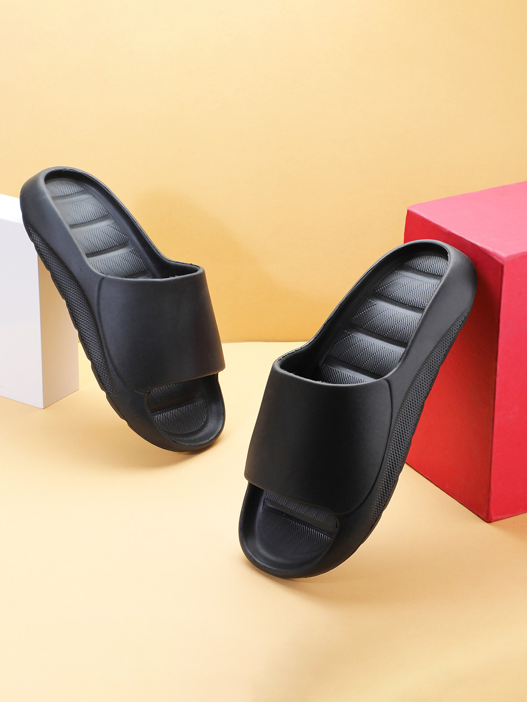 Buy Greentech Men Rubber Sliders - Flip Flops for Men 28897898 | Myntra
