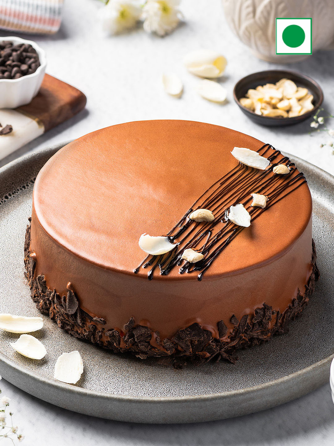 Buy Fnp Eggless Round Chocolate Mud Cake 500 Gms - Cake for Unisex ...