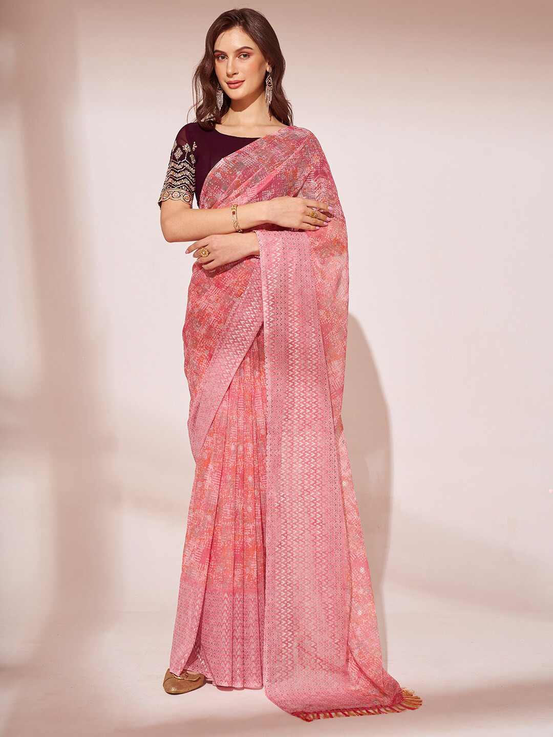 Buy Ishin Abstract Printed Saree - Sarees for Women 28987592 | Myntra