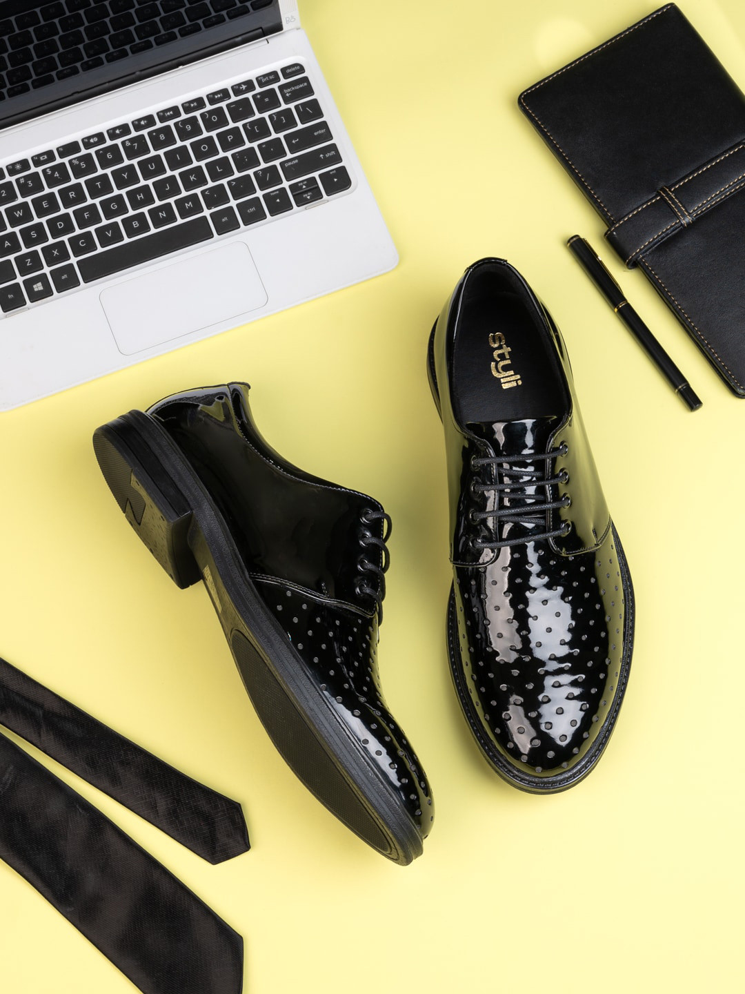 Buy Styli Men Textured Comfort Insole Contrast Sole Lace Up Derbys ...