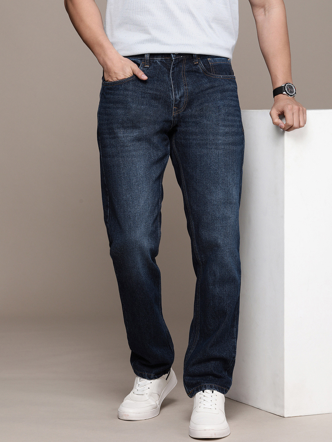 Buy WROGN Men Pure Cotton Relaxed Fit Light Fade Jeans - Jeans for Men ...
