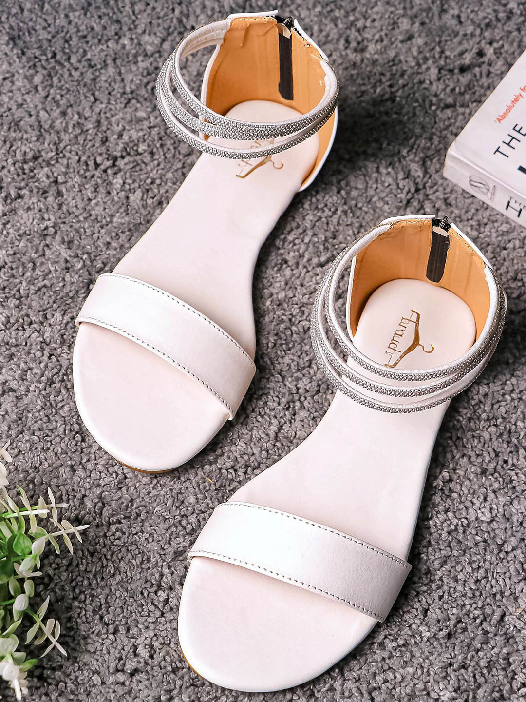 Buy Brauch Embellished Open Toe Flats - Flats for Women 29045602 | Myntra