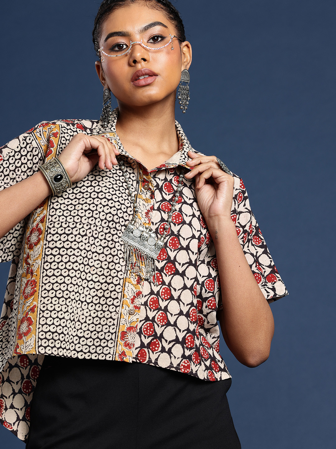 Buy Taavi Ethnic Printed Pure Cotton Kalamkari Shirt Style Top - Kurtis ...