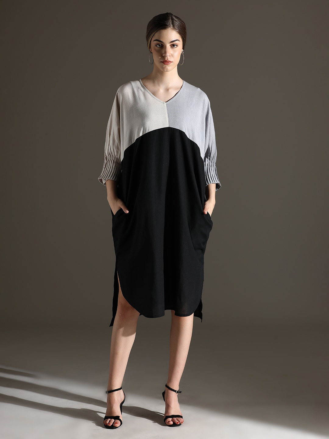 Buy Dora Dori Oversized Colorblocked High Low Dress With V Neck And ...