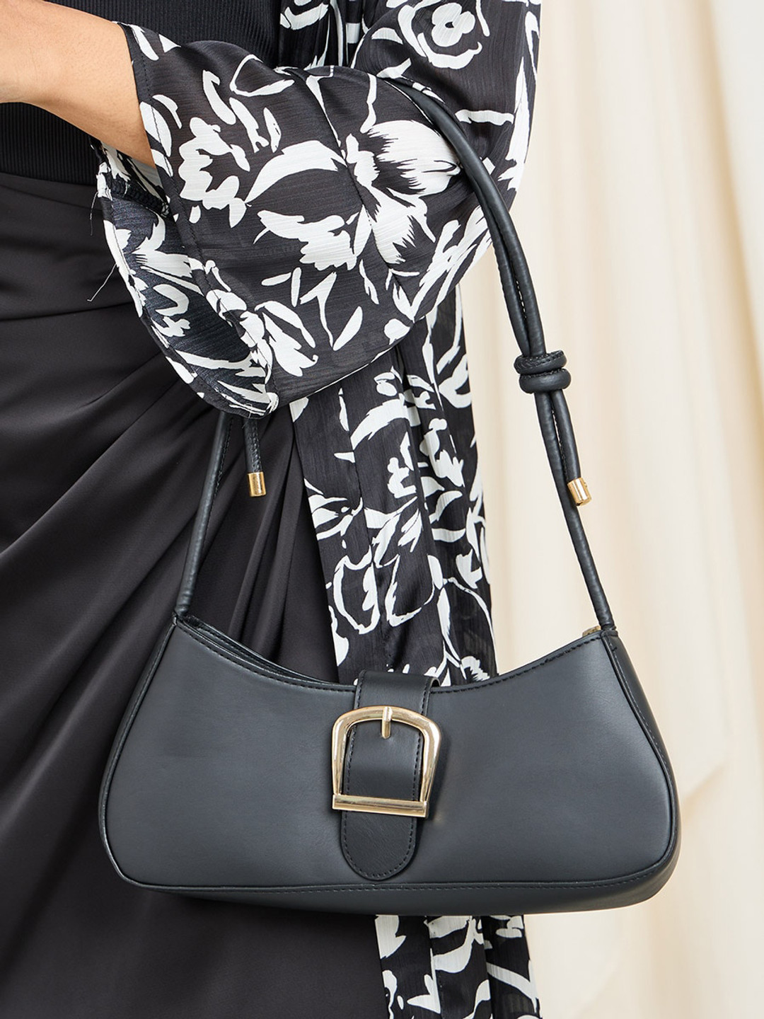 Buy Styli Black Structured Handheld Bag - Handbags for Women 29300378 ...