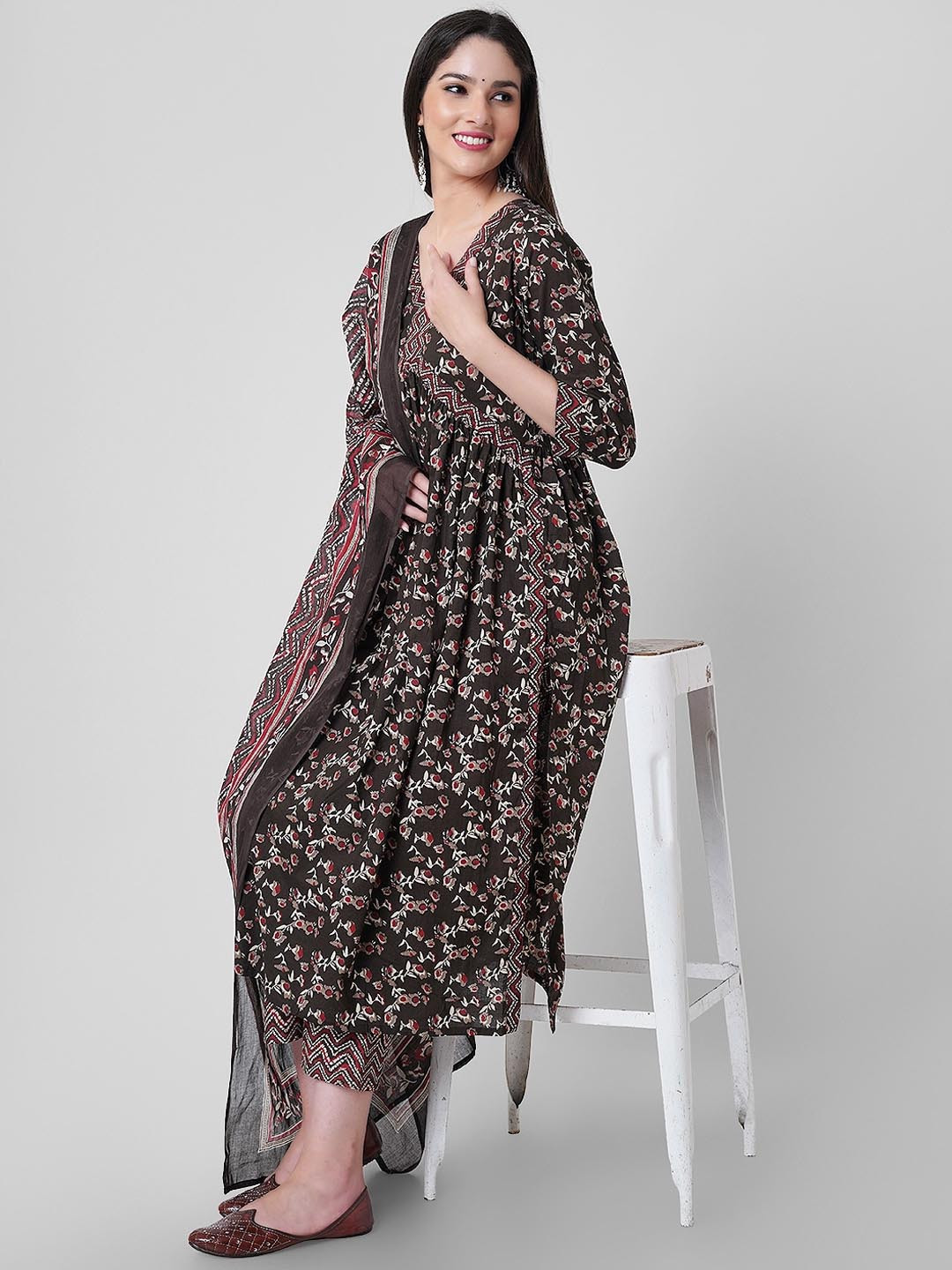 Buy JANAKDULARI CREATION Floral Printed Gotta Patti Pure Cotton Kurta ...