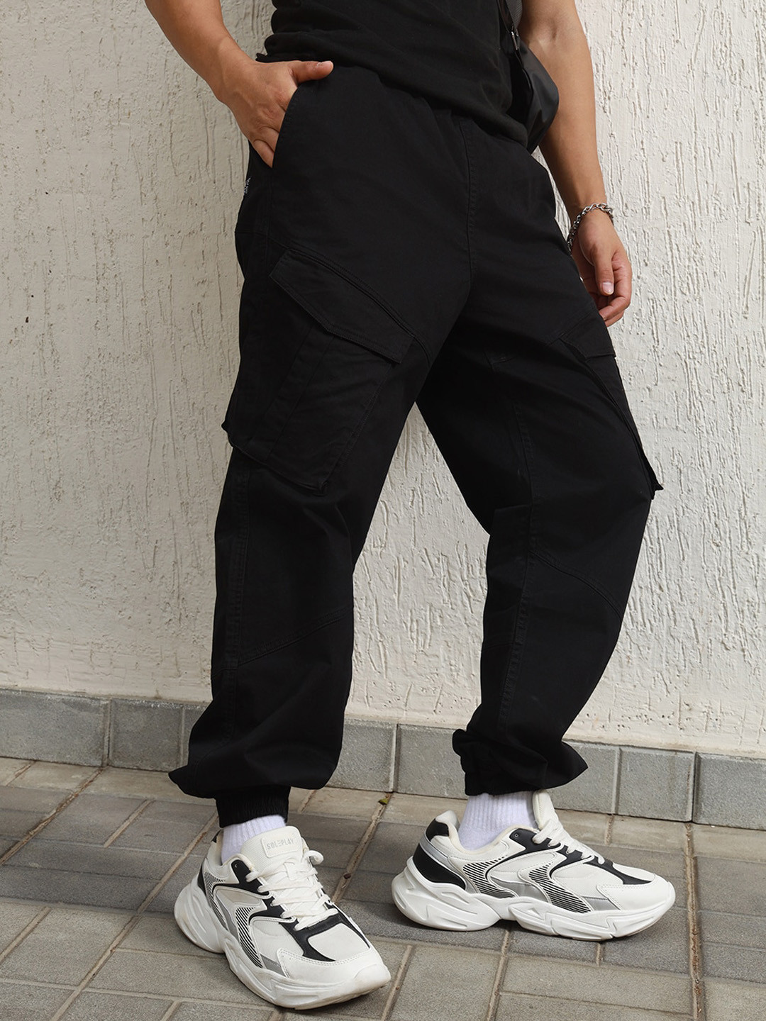 Buy Hubberholme Men Relaxed Straight Leg Loose Fit Cargo Joggers ...