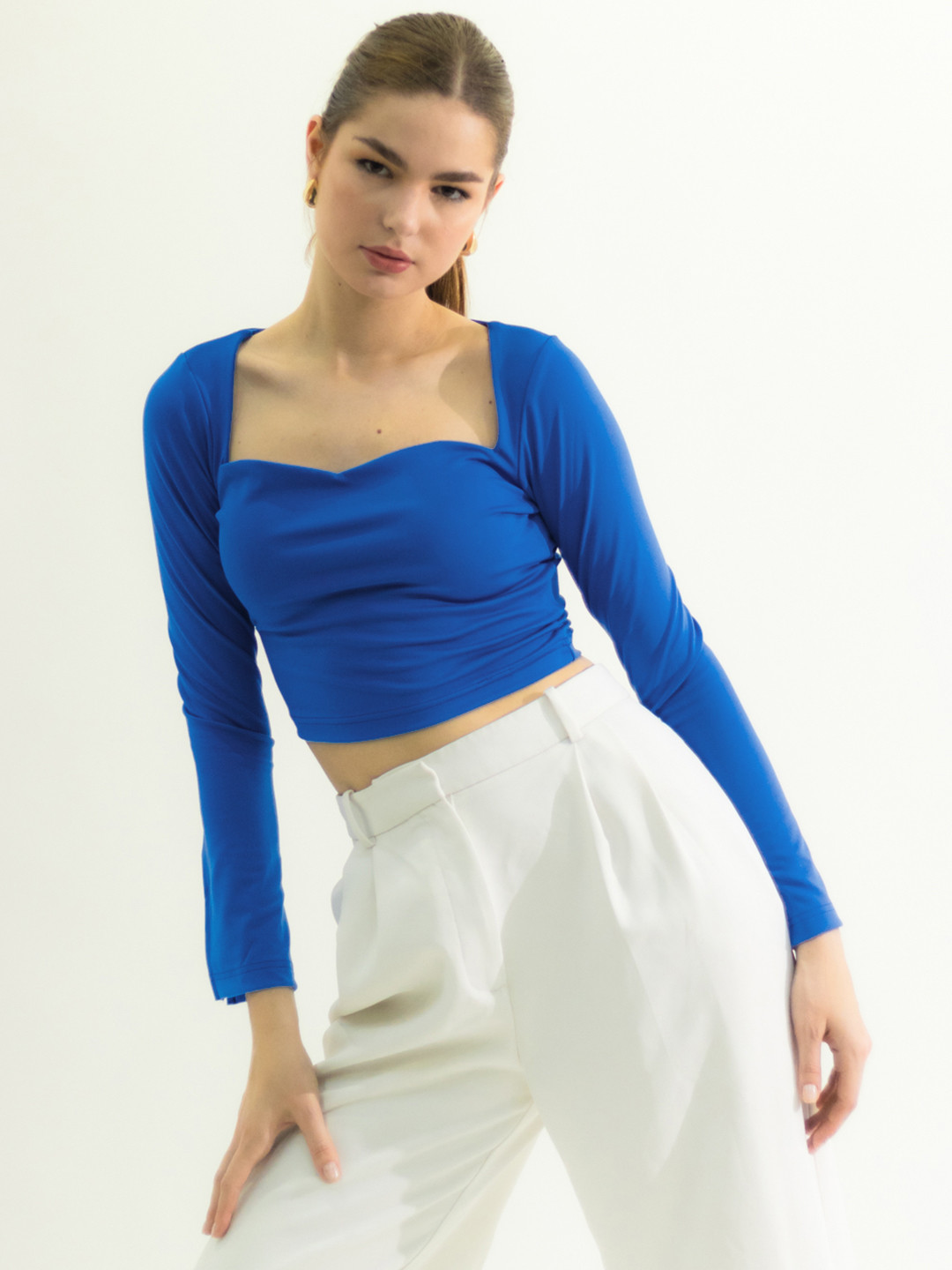 Buy Stylecast X Hersheinbox Women Solid Sweetheart Neck Slit Sleeve Top ...