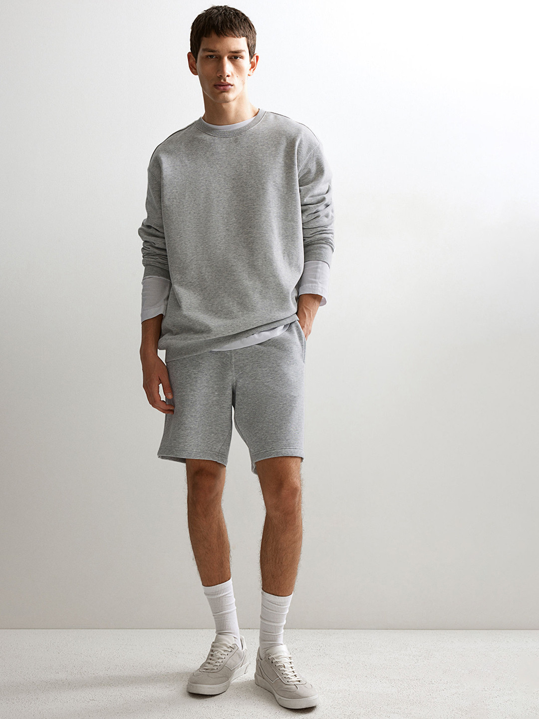 Buy H&M Men Regular Fit Sweatshorts - Shorts for Men 29440326 | Myntra