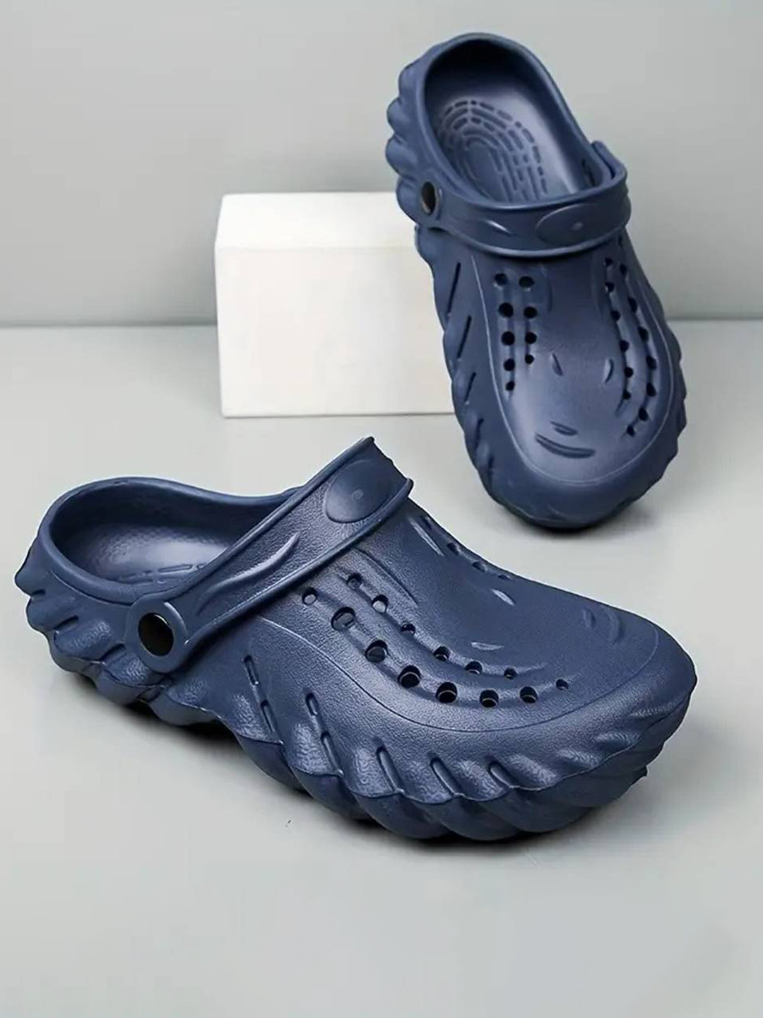 Buy KRAASA Men Self Design Clogs - Sandals for Men 29466850 | Myntra