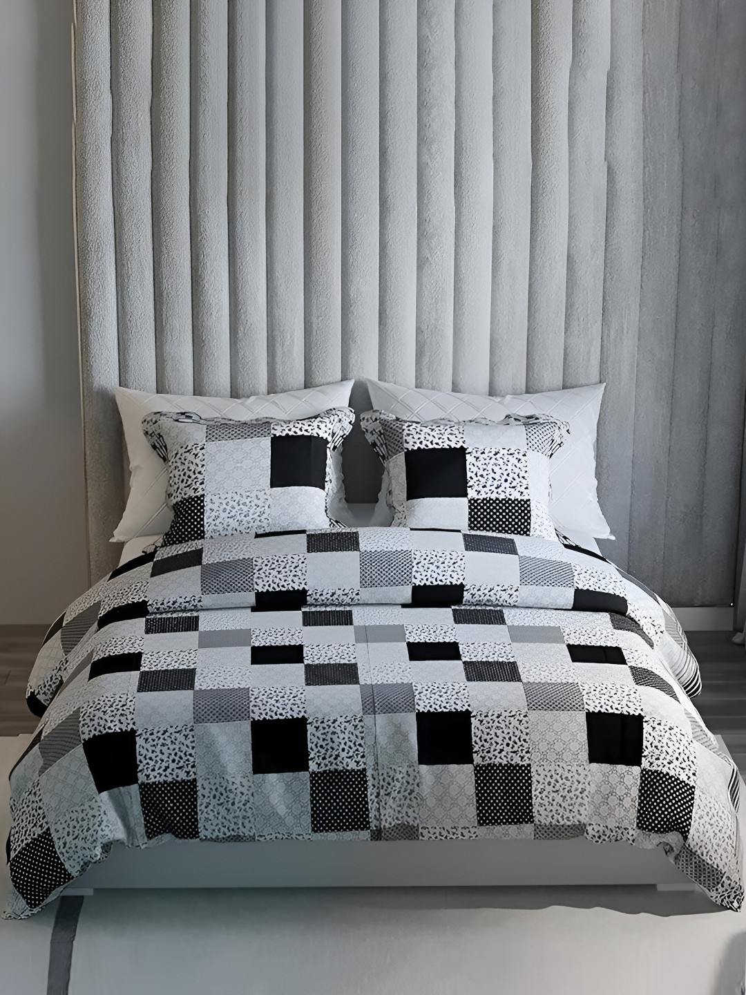 Buy LABHAM Black & Grey Geometric 180 TC Queen Bedsheet With 2 Pillow ...