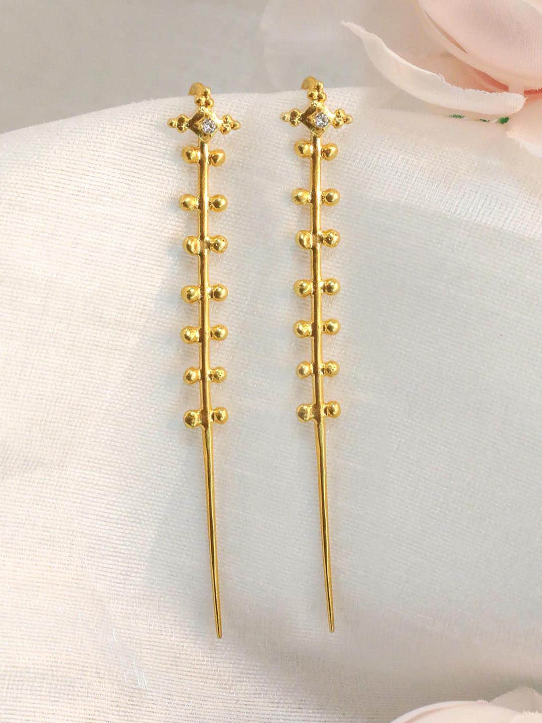Buy Unniyarcha Artificial Stones Gold Plated Contemporary Ear Cuff ...