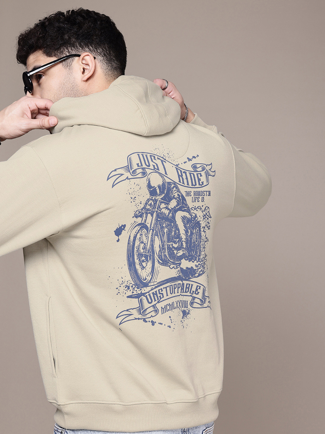 Buy The Roadster Life Co. Graphic Printed Relaxed Fit Hooded Sweatshirt - Sweatshirts for Men ...