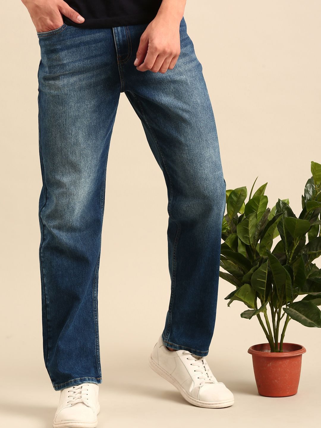 Buy Mast & Harbour Men Straight Fit Low Distress Light Fade Stretchable ...