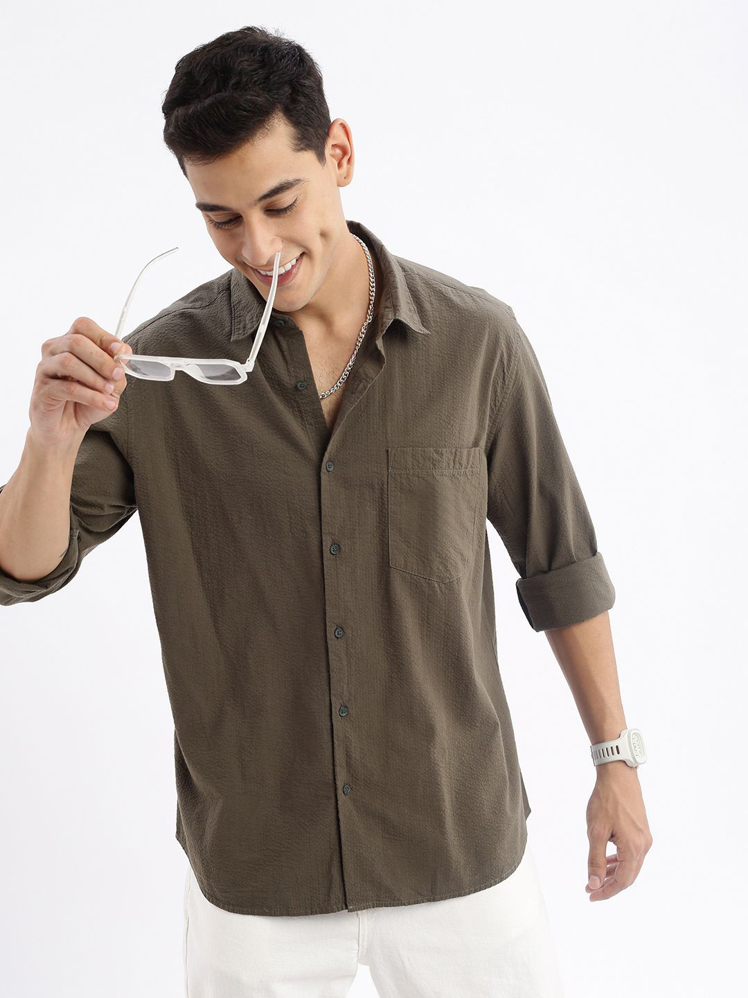 Buy SHOWOFF Standard Slim Fit Self Design Spread Collar Seersucker ...