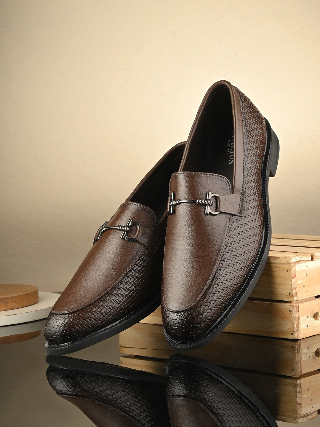 Buy INVICTUS Men Textured Round Toe Formal Loafers - Formal Shoes for ...