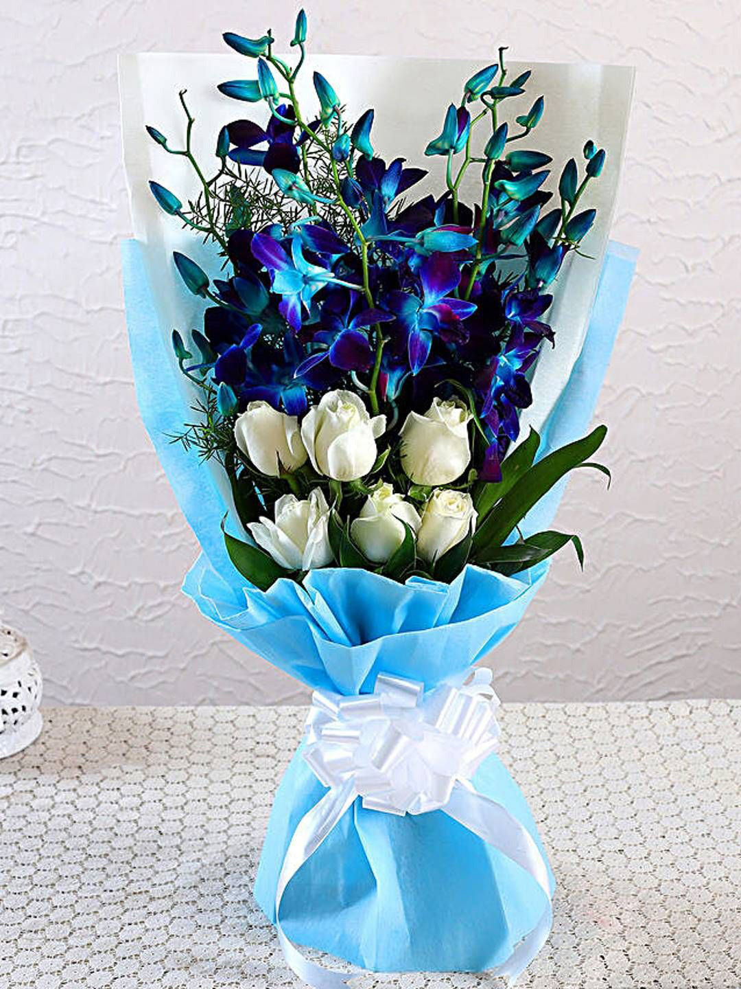 Buy Fnp White & Green 6 Pieces Roses Fresh Flowers Bouquets - Fresh ...