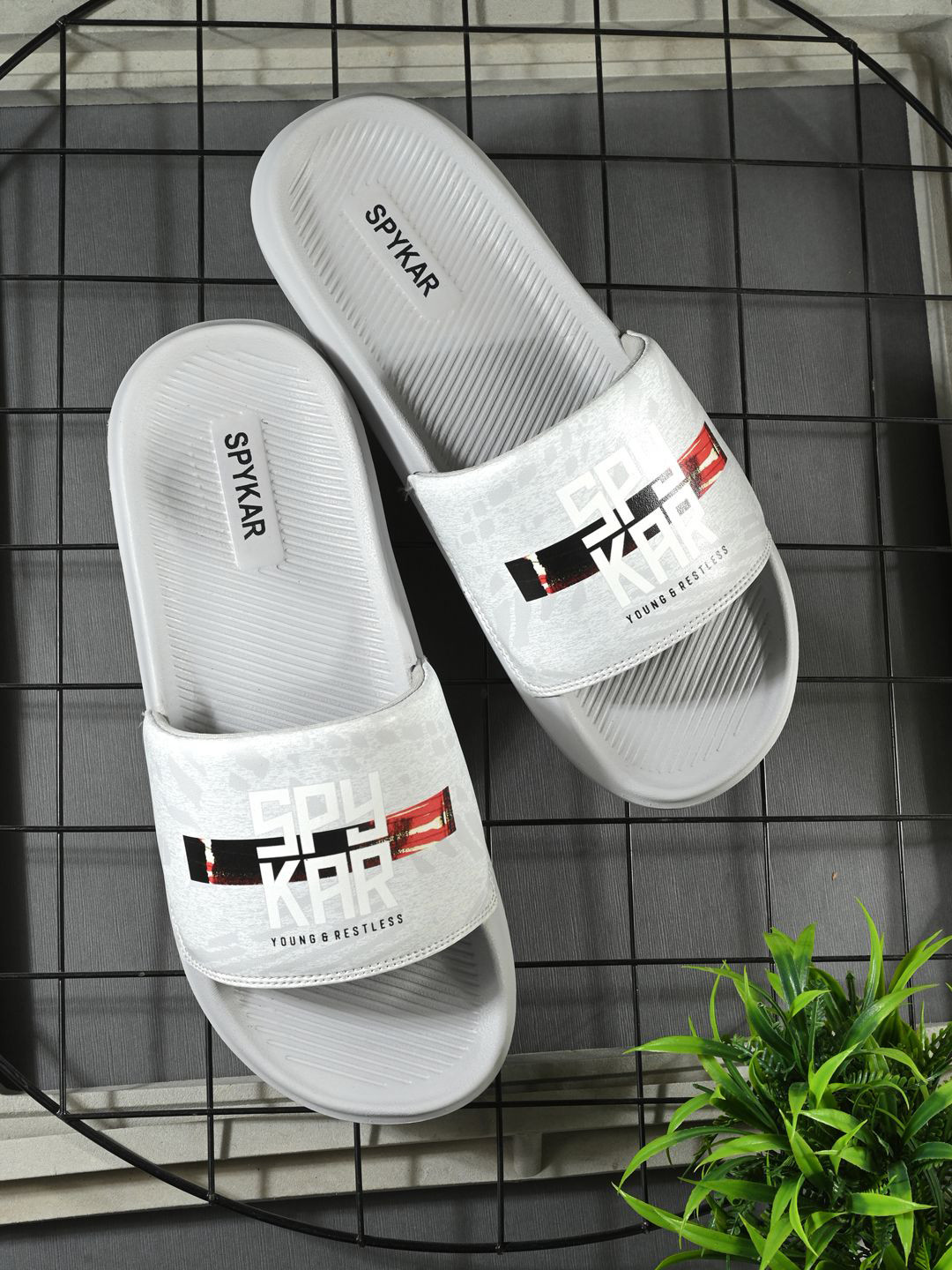 Buy SPYKAR Men Printed Sliders - Flip Flops for Men 29973632 | Myntra