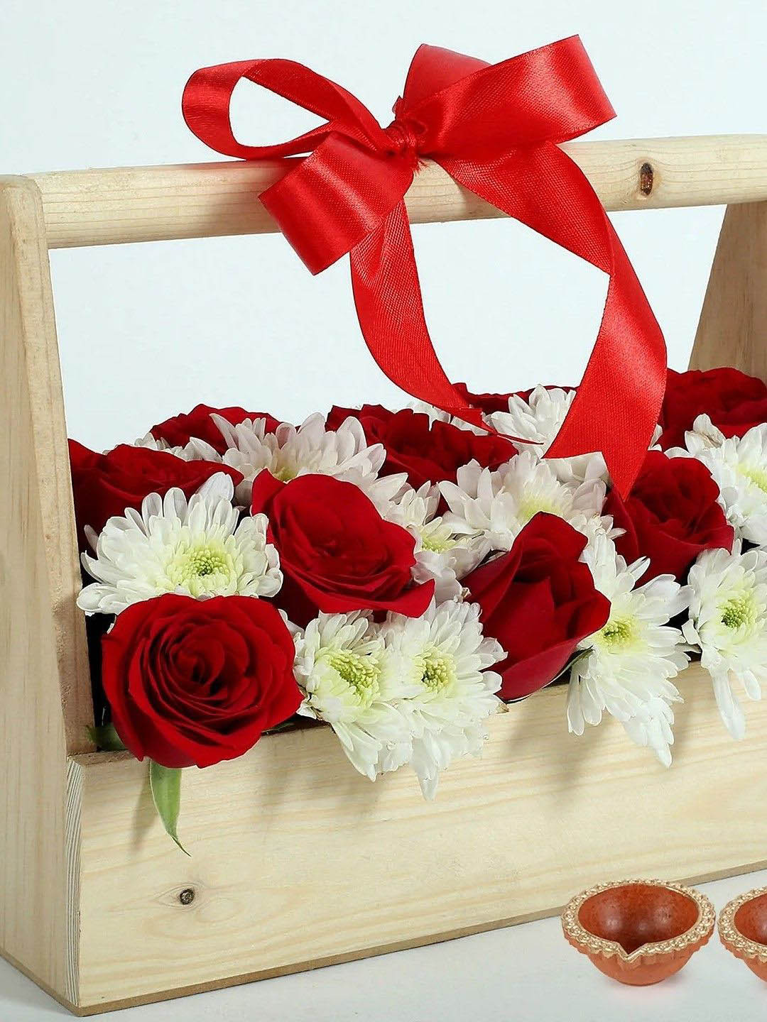 Buy Fnp White & Red 18 Pieces Rose Daisy Fresh Flowers - Fresh Flowers ...